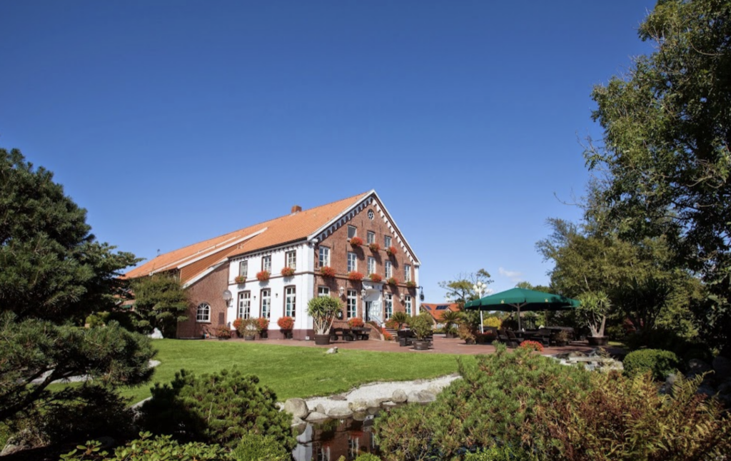 Vier-Sterne-Hotel im historischen Gulfhof – BS Immobilienkontor
